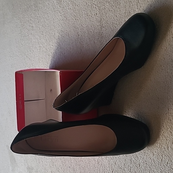 Taryn Rose | Shoes | Taryn Size 9 M Black Leather Wedge | Poshmark